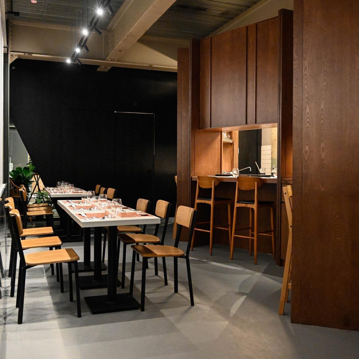 The importance of designing a good dining space: WAIG by Chipta 11A ...